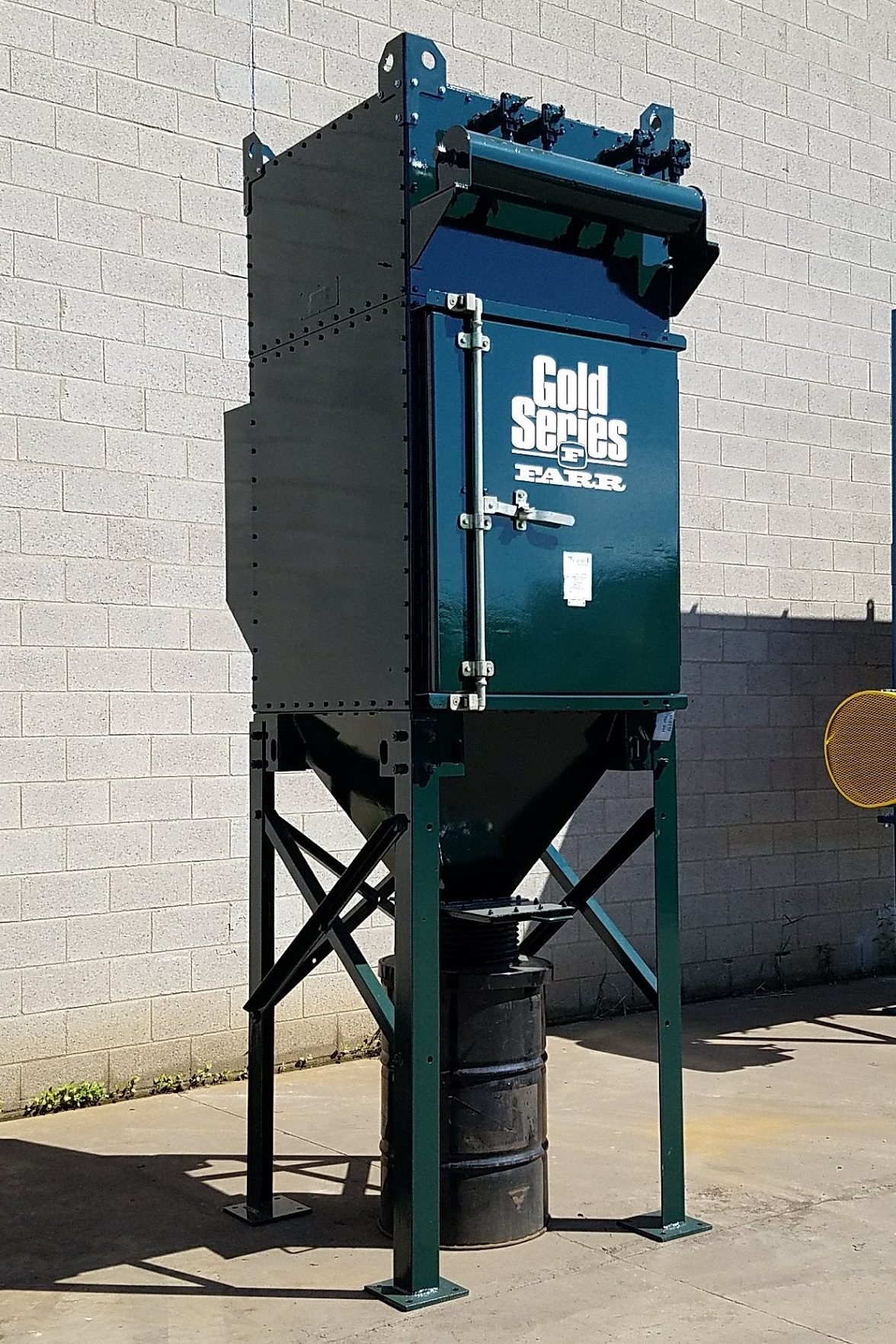 3,000 CFM cartridge-type dust collection system–reconditioned